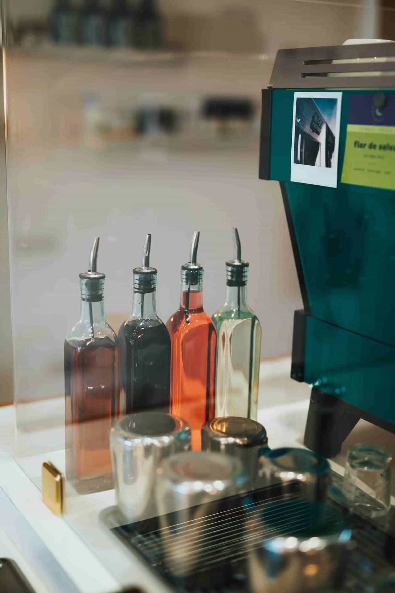 Choosing the Right Glass Oil Bottle for Your Kitchen - Smilebottles