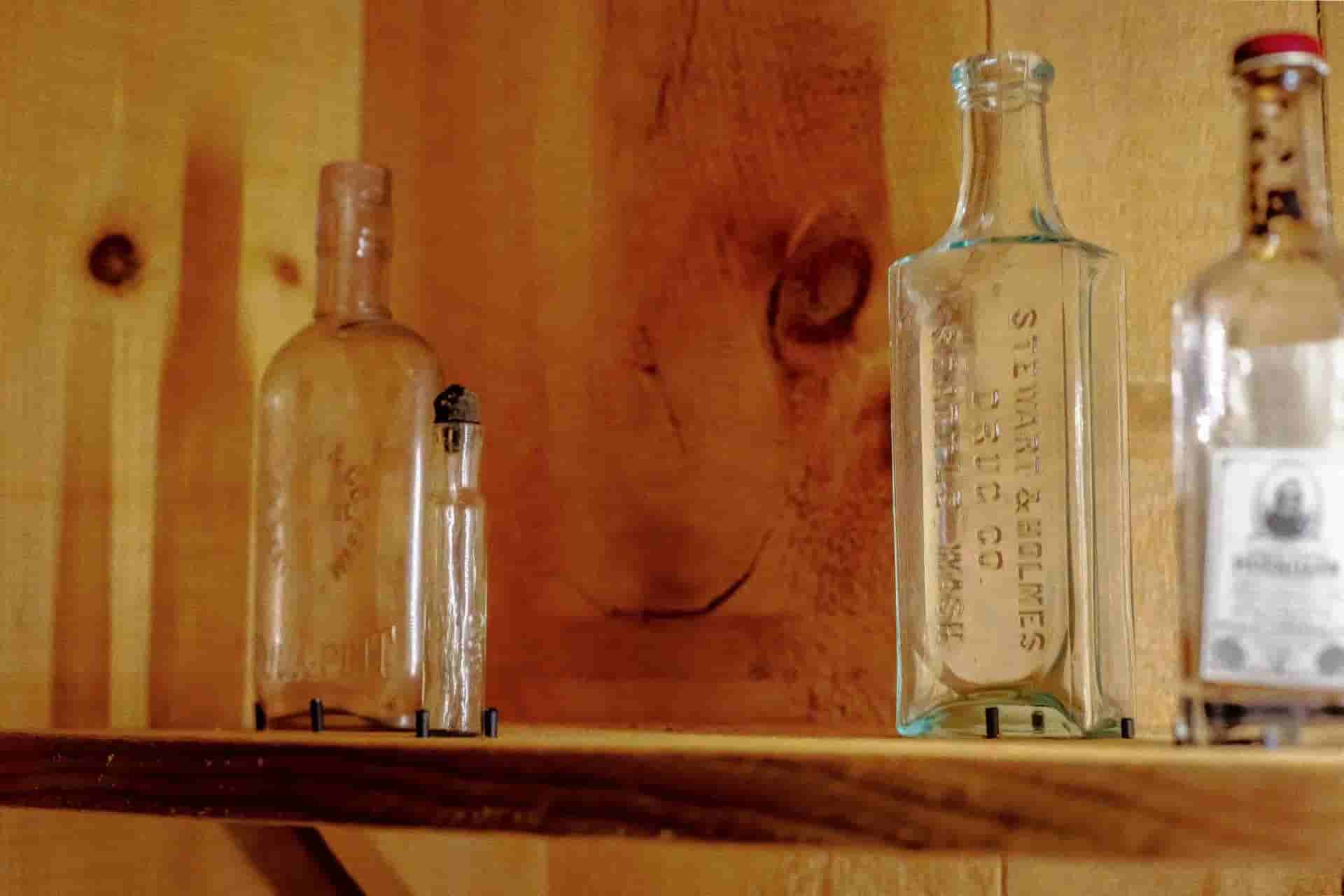 How to Tell the Age of Glass Bottles - Smilebottles