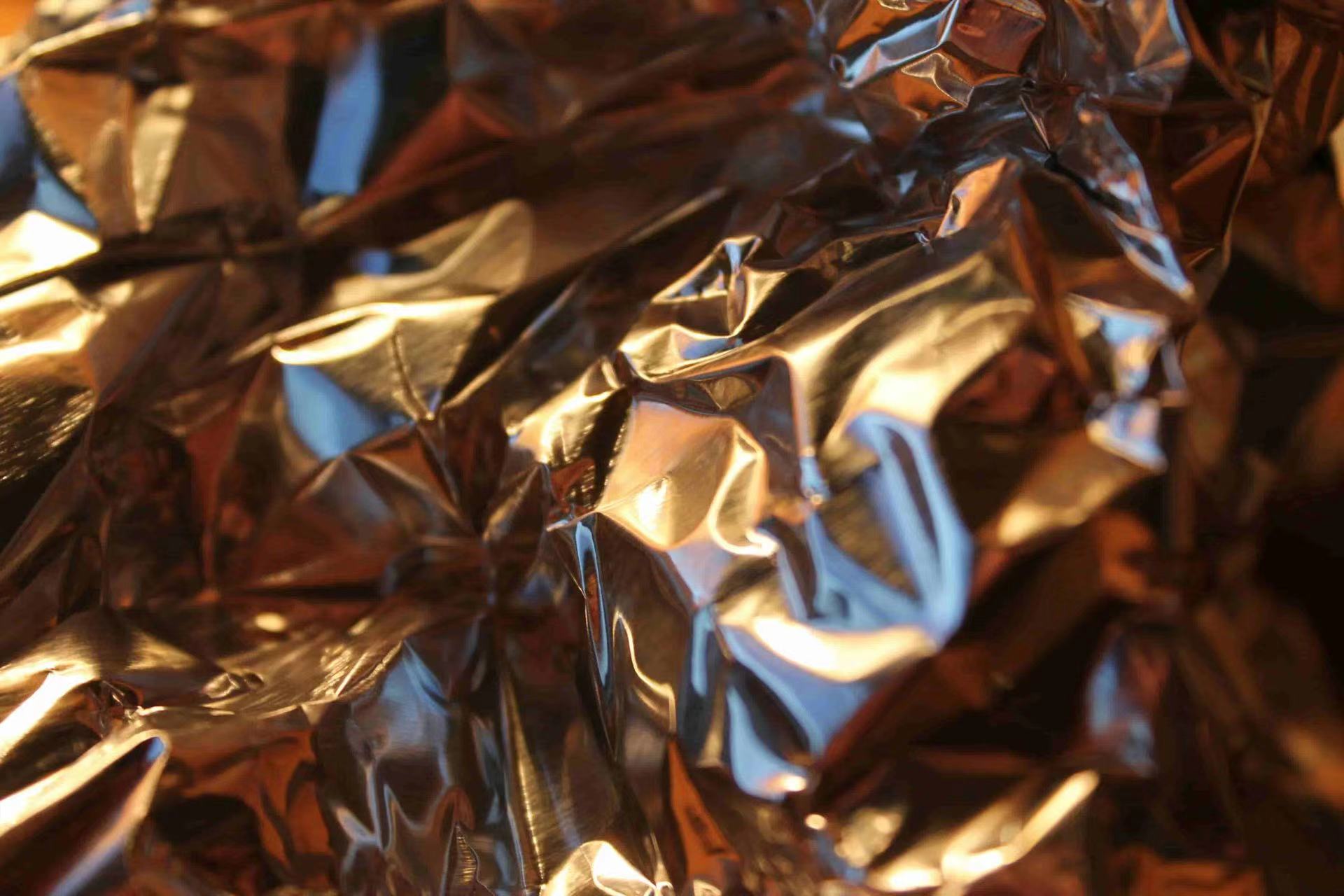 A Detailed Overview of Foil Hot Stamping - Smilebottles